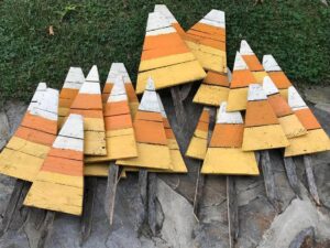 34 Easy Fall Yard Decor Ideas - Mica Restaurant