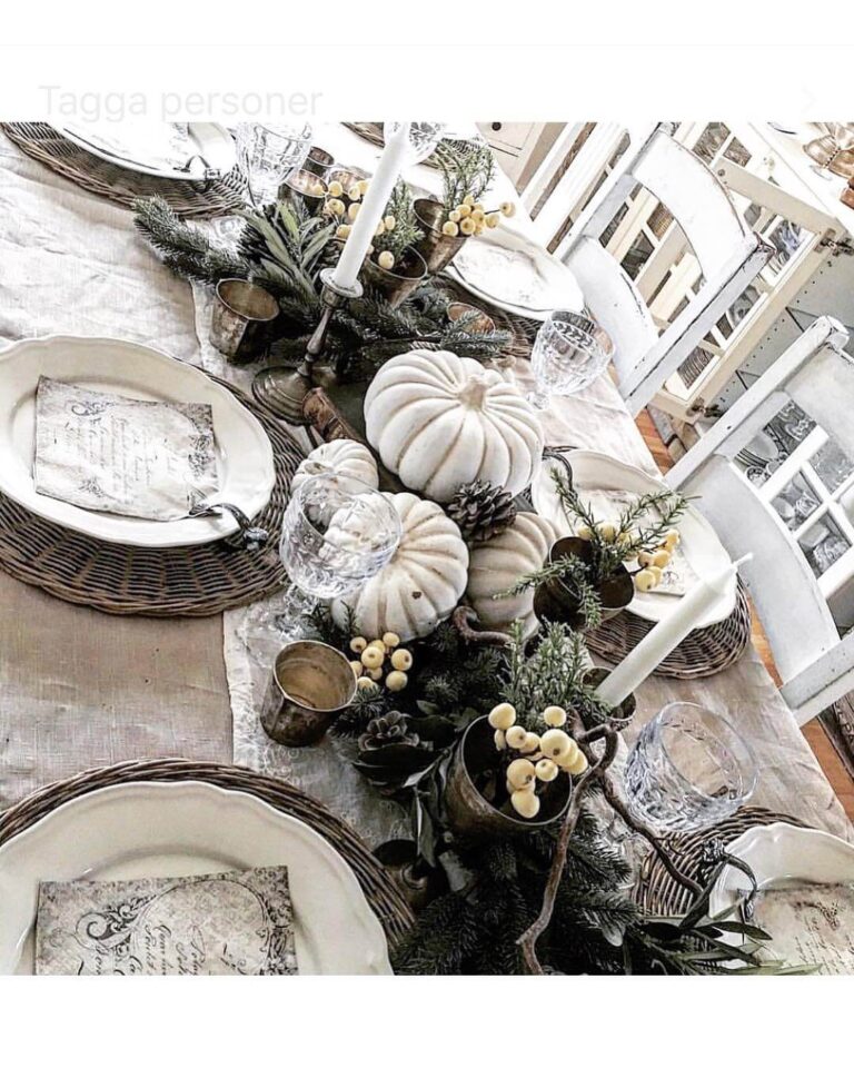 33 Easy Fall Table Setting Ideas - Mica Restaurant