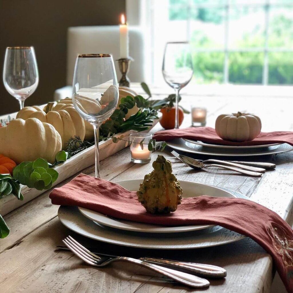 33 Easy Fall Table Setting Ideas - Mica Restaurant