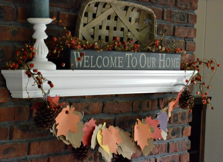 36 Easy DIY Fall Garland Ideas - Mica Restaurant