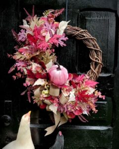 34 Easy DIY Fall Front Door Decor Ideas - Mica Restaurant