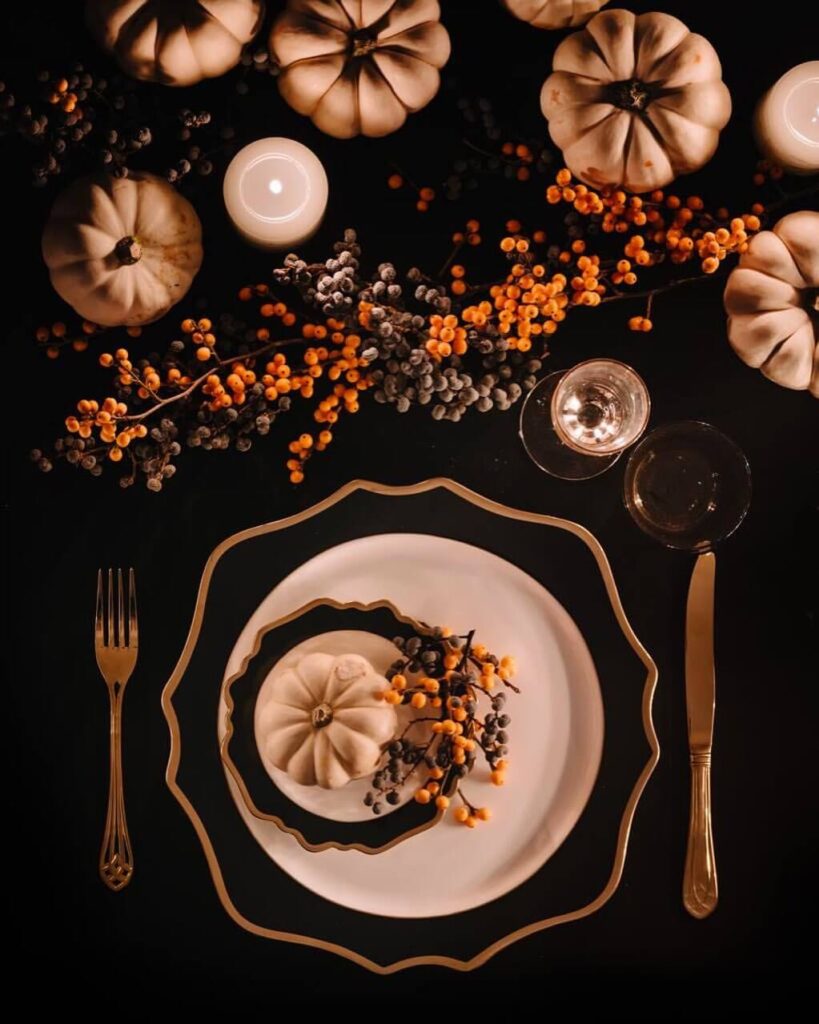 32 Easy Halloween Table Setting Ideas - Mica Restaurant