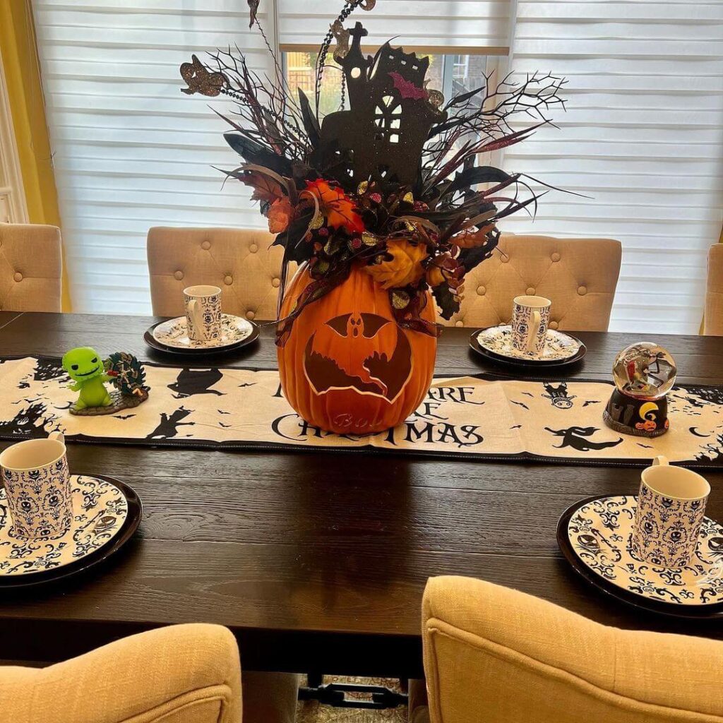 32 Easy Halloween Table Setting Ideas - Mica Restaurant
