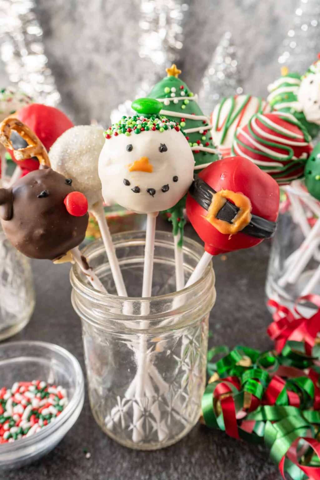 34 Best Christmas Cake Pop Ideas