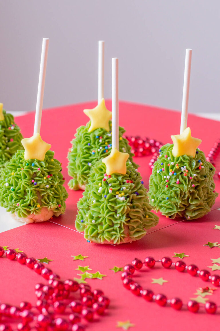 33 Easy Christmas Cake Pop Ideas - Mica Restaurant