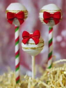 34 Best Christmas Cake Pop Ideas