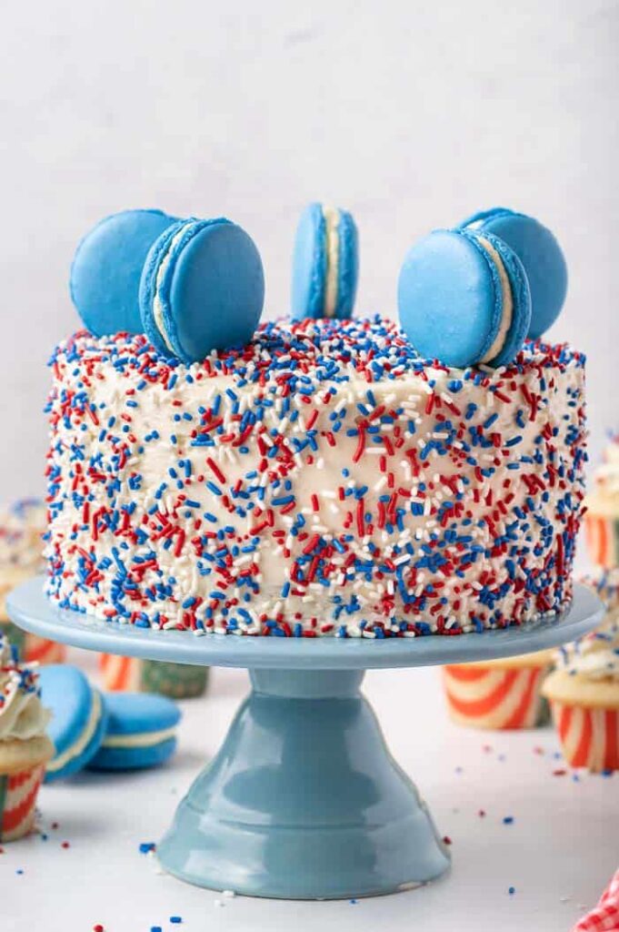 34 Best Red, White, and Blue Cake Ideas