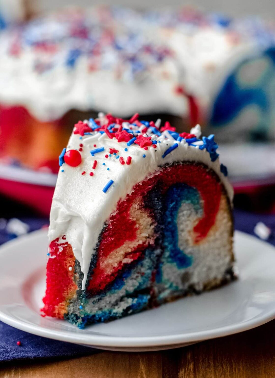 34 Best Red, White, and Blue Cake Ideas