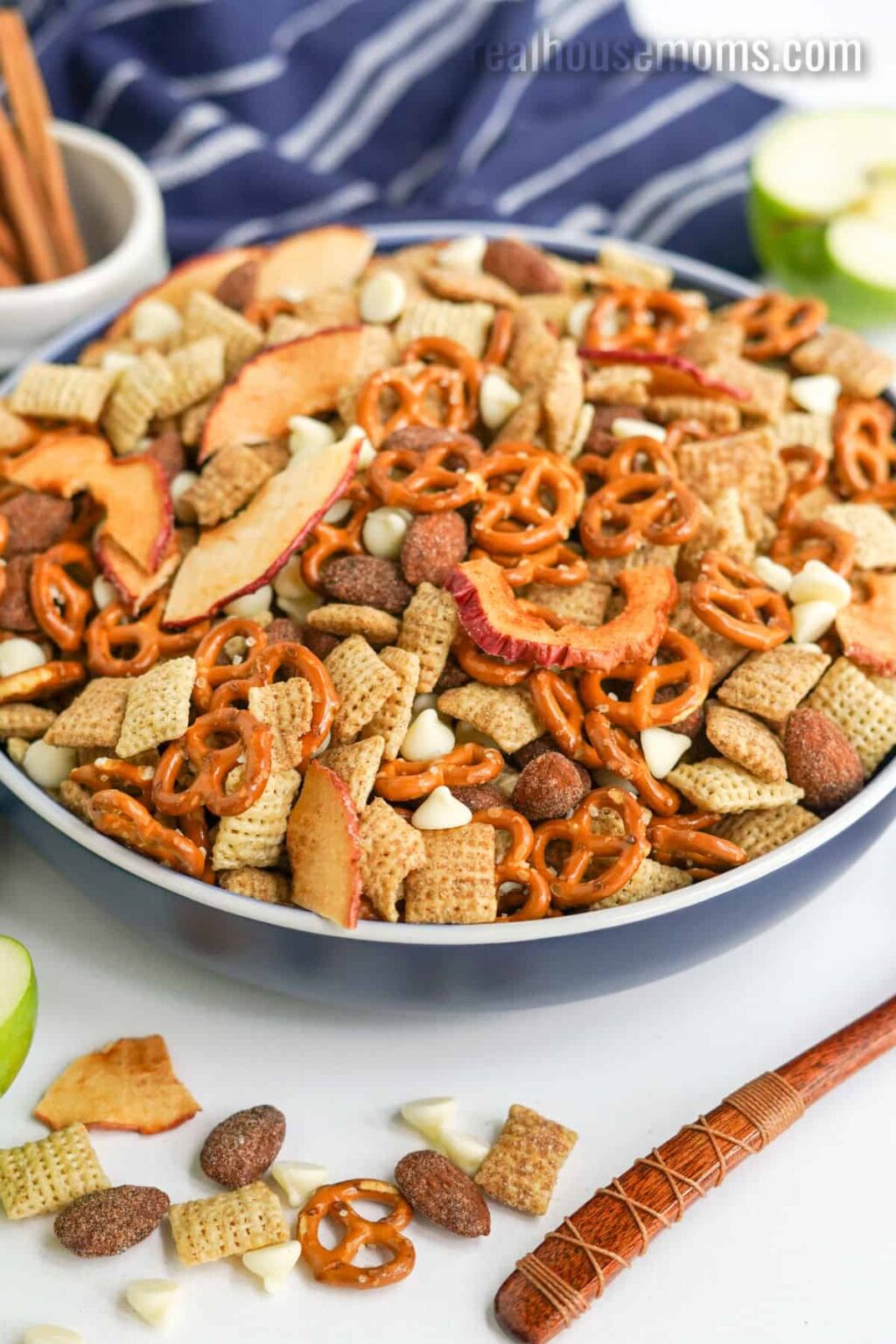 33 Best Fall Snack Mix Ideas