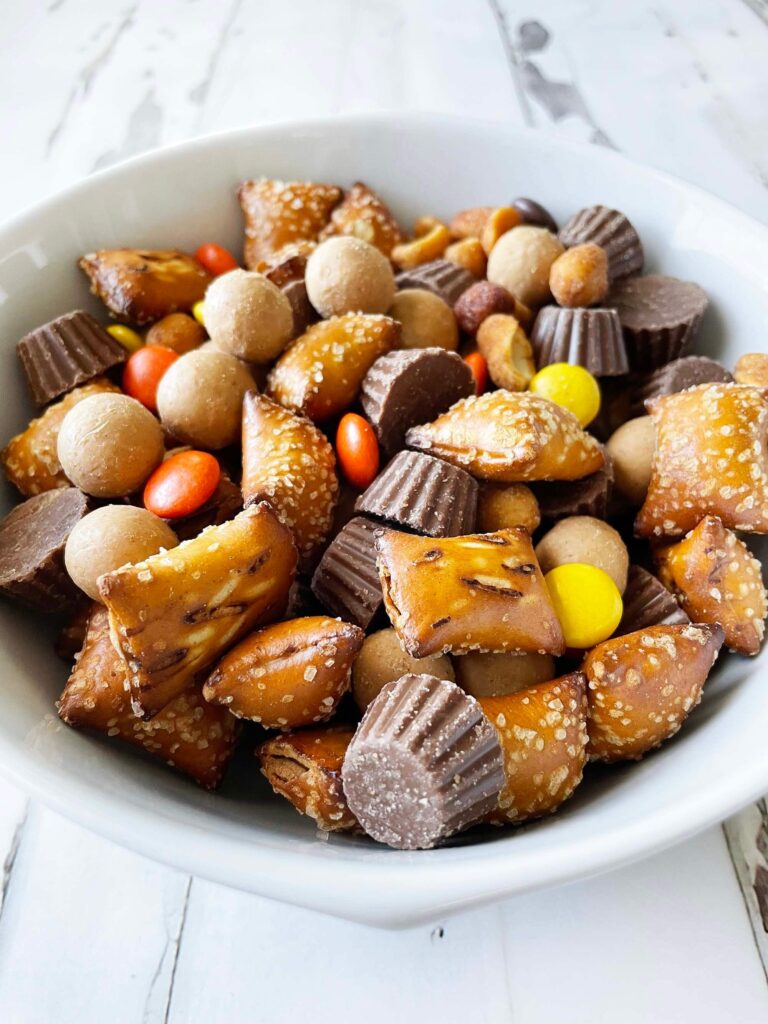 33 Best Fall Snack Mix Ideas