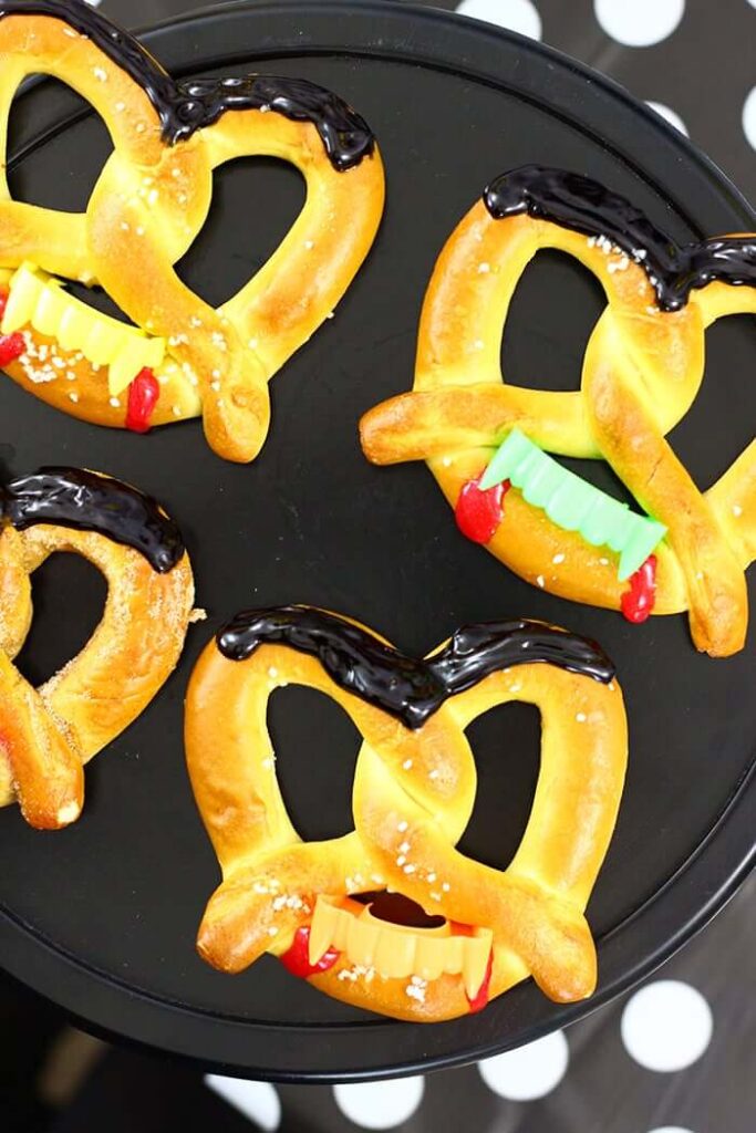 33 Best Halloween Pretzel Ideas